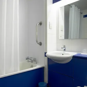 Travelodge London Farringdon: What To Expect From 3 star Hotel With ...